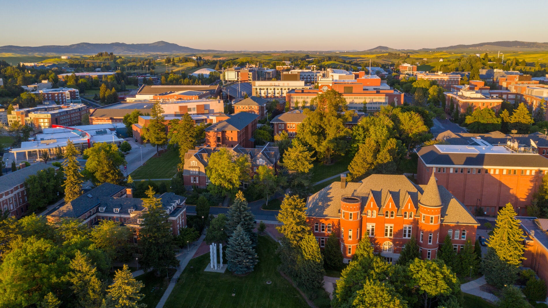 10 colleges with the happiest students in America