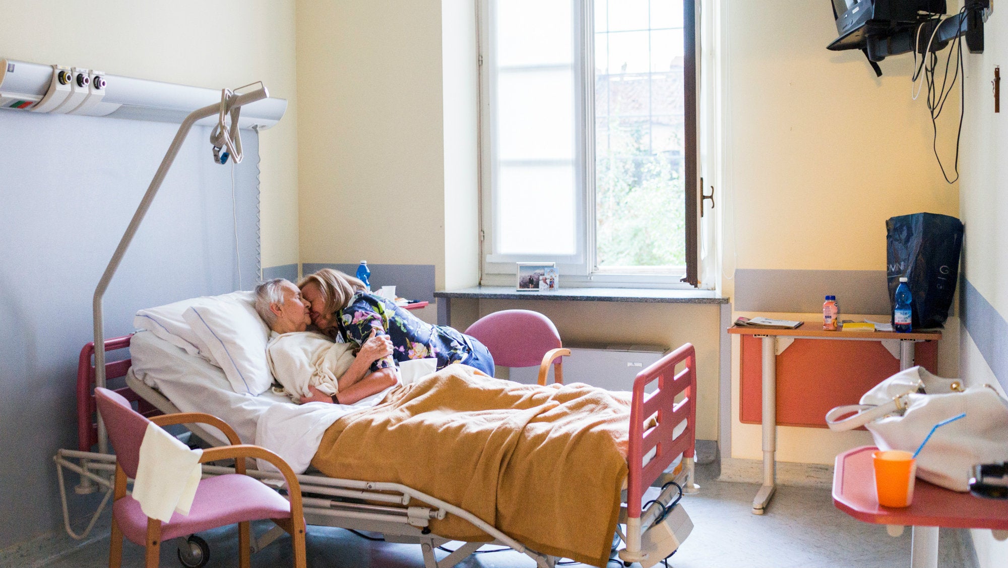 The things dying people care about reveal a lot about how to live
