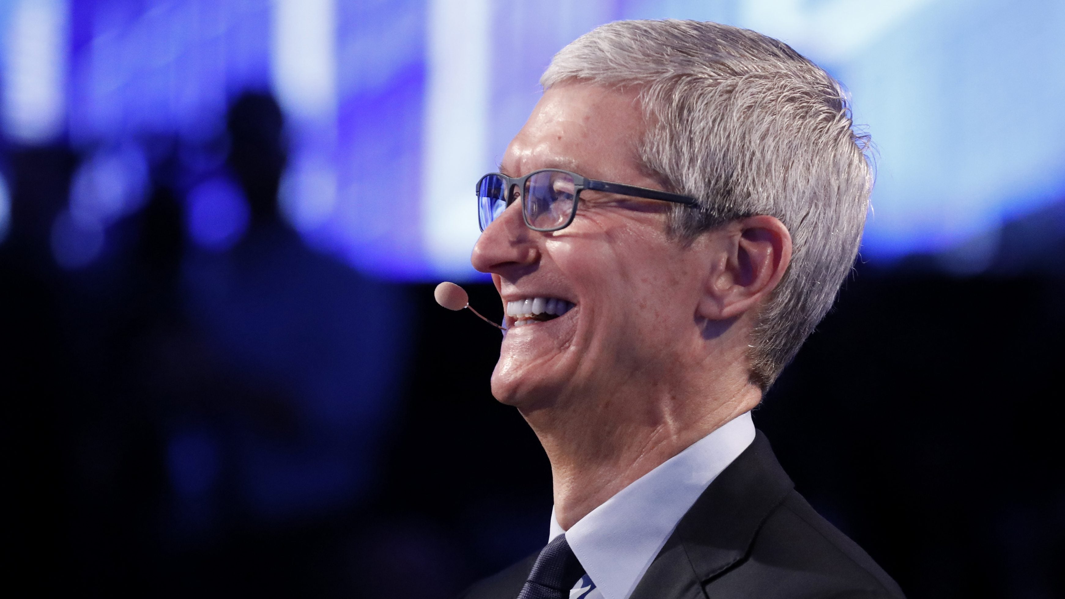 Apple is forcing CEO Tim Cook to use a private jet for both business ...