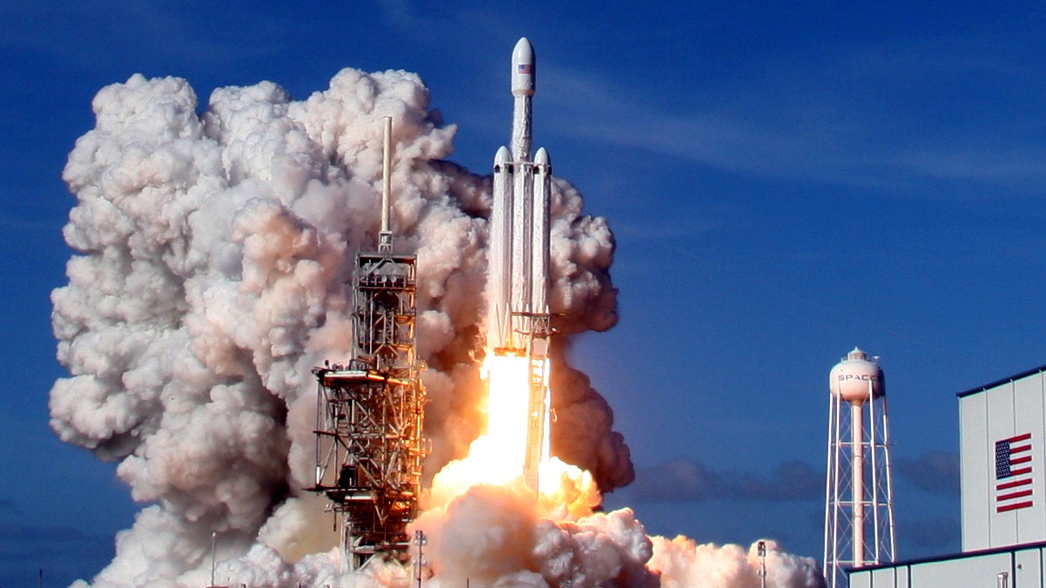 Elon Musk’s big Falcon Heavy rocket might find a market after all
