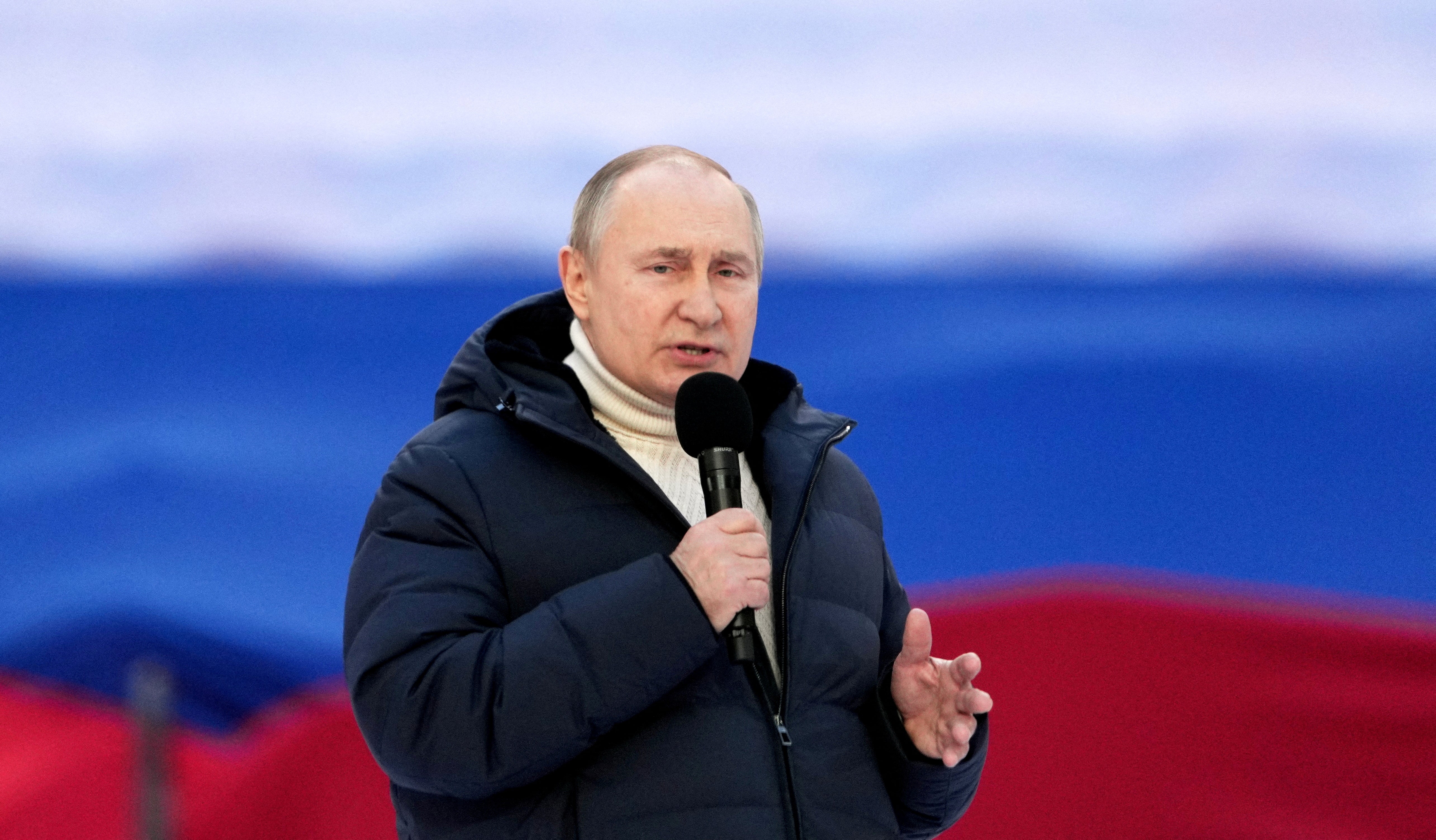 Vladimir Putin wore a $14,000 puffer jacket to promote his invasion of ...