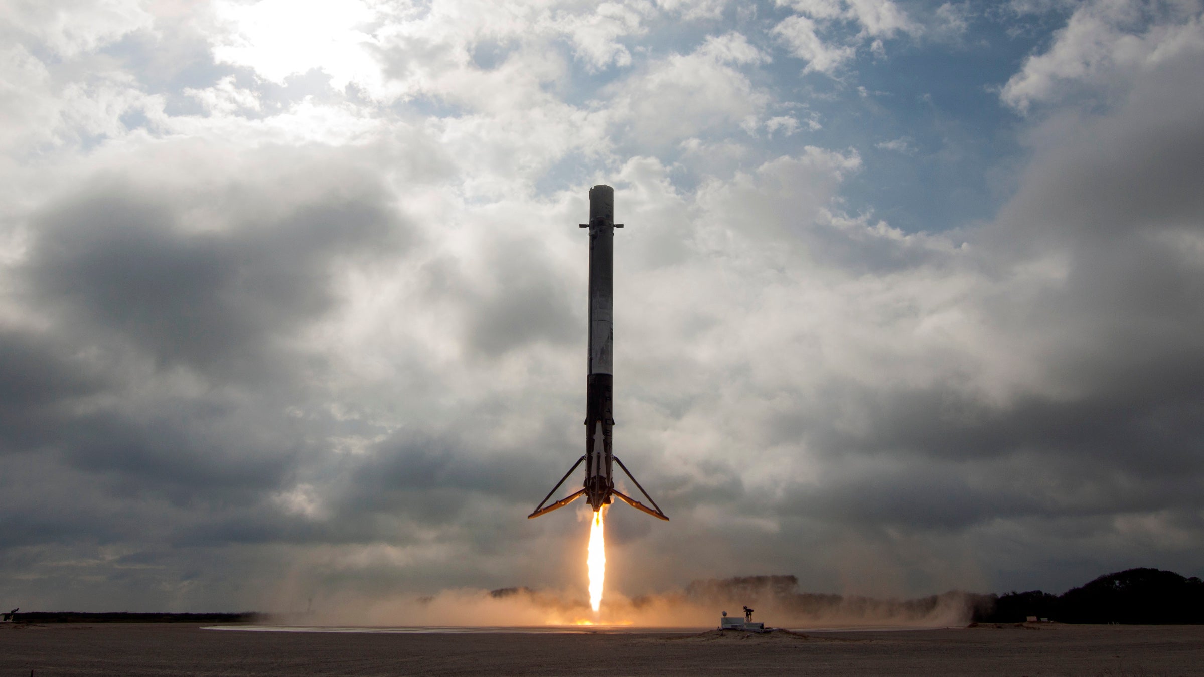 SpaceX’s self-landing rocket is a flying robot that’s great at math