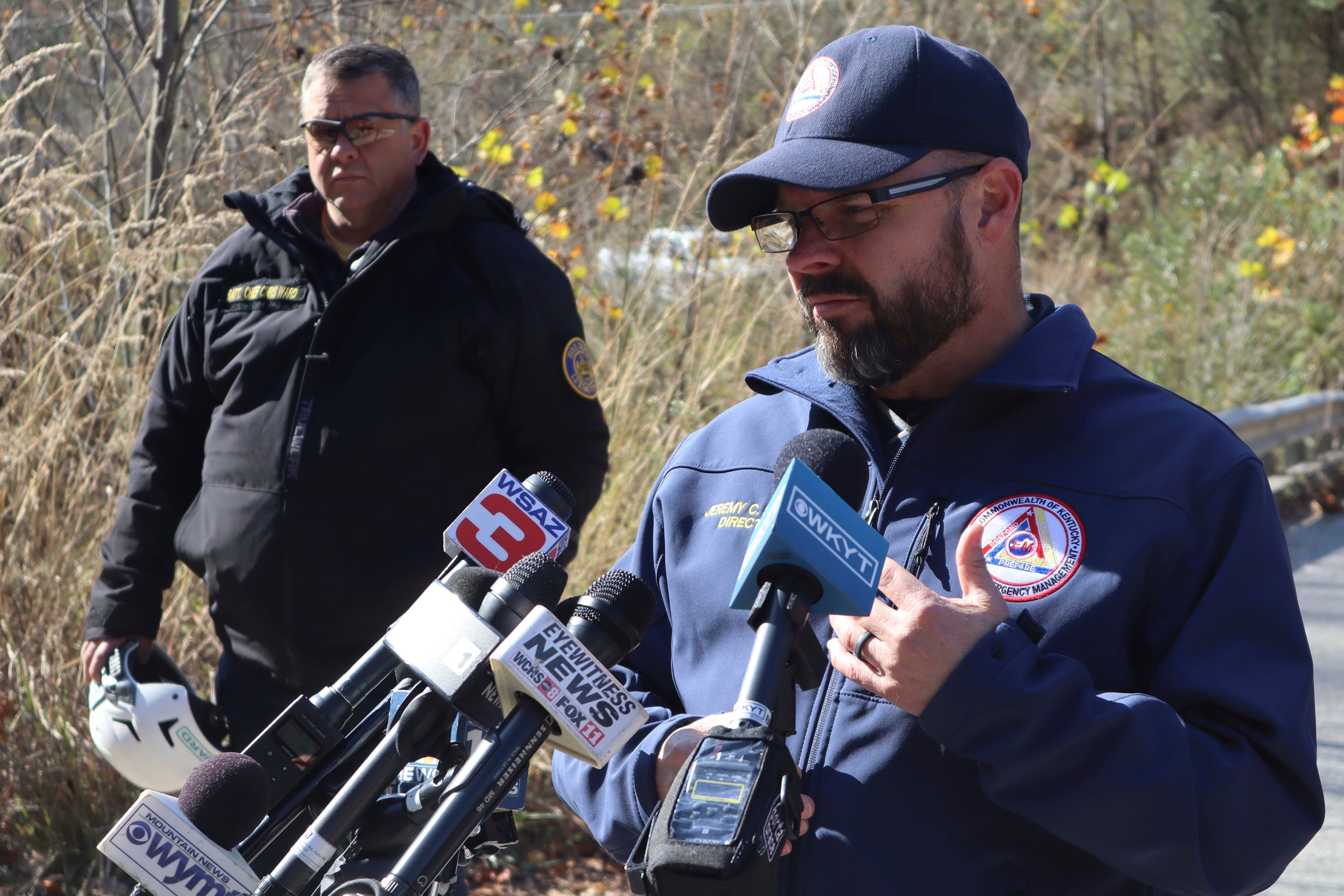 Crews removing debris amid ongoing search for worker trapped after ...