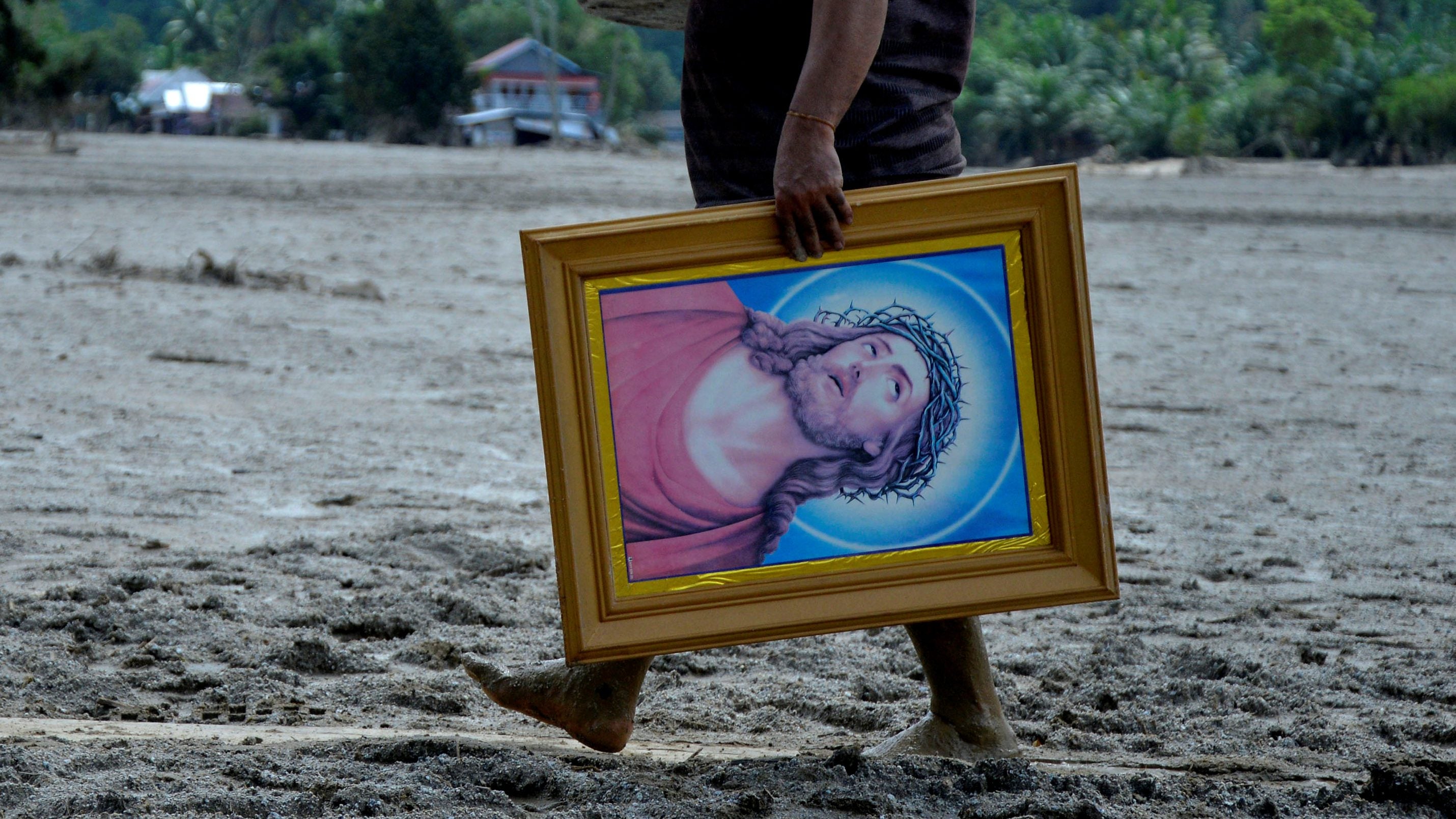 People who see God as white are more likely to see white job applicants ...