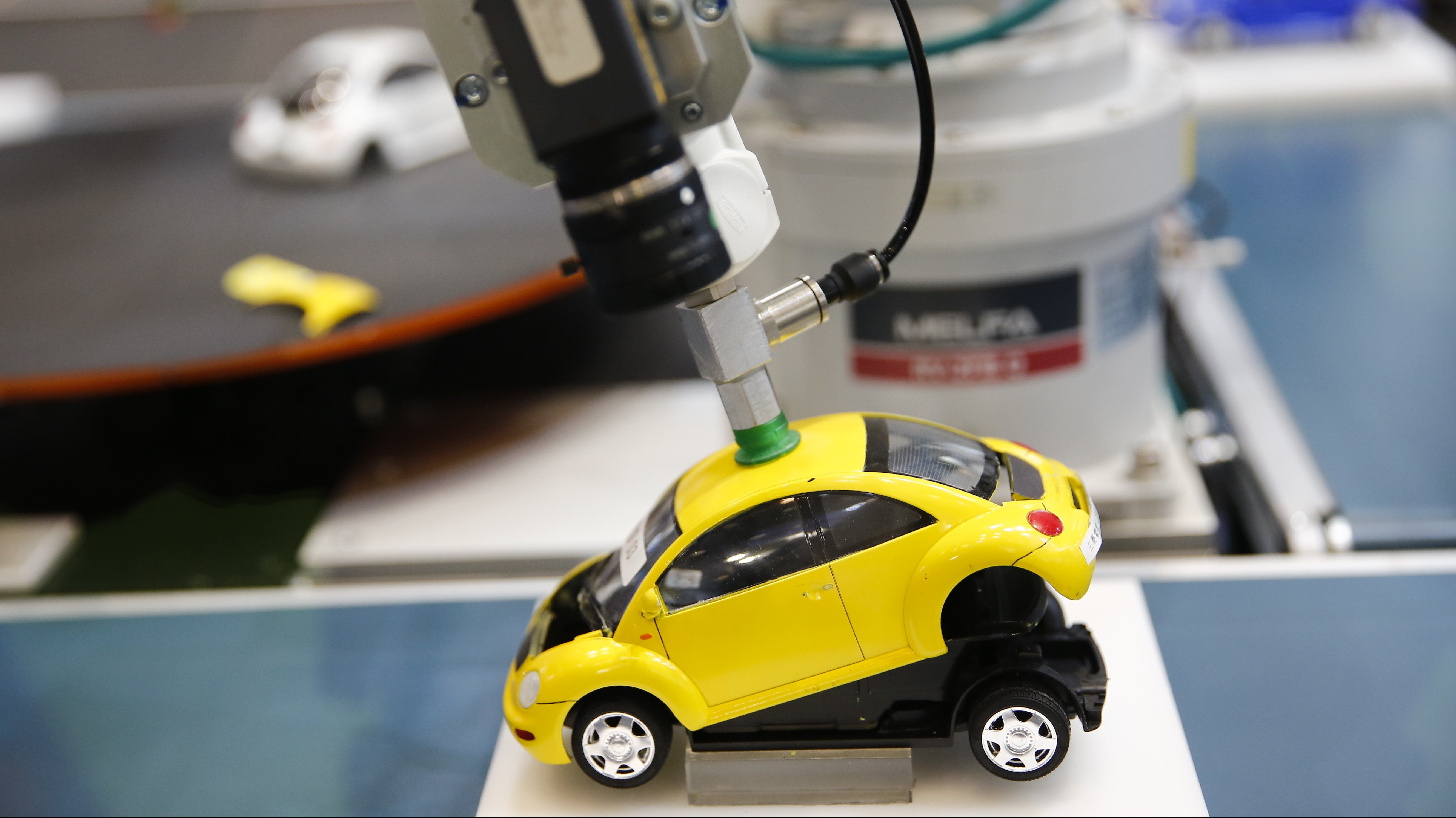 The hacker who built his own self-driving car is ushering in the age of ...