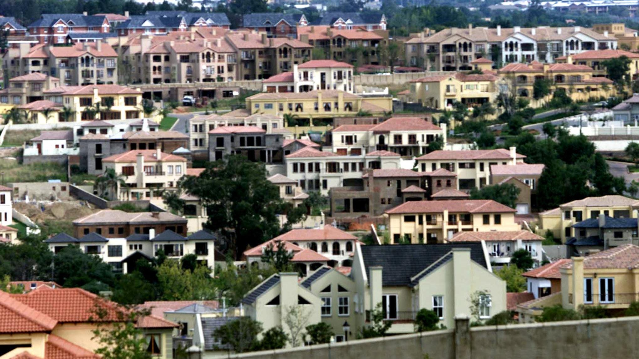 South Africa’s gated communities are building higher walls in an ...