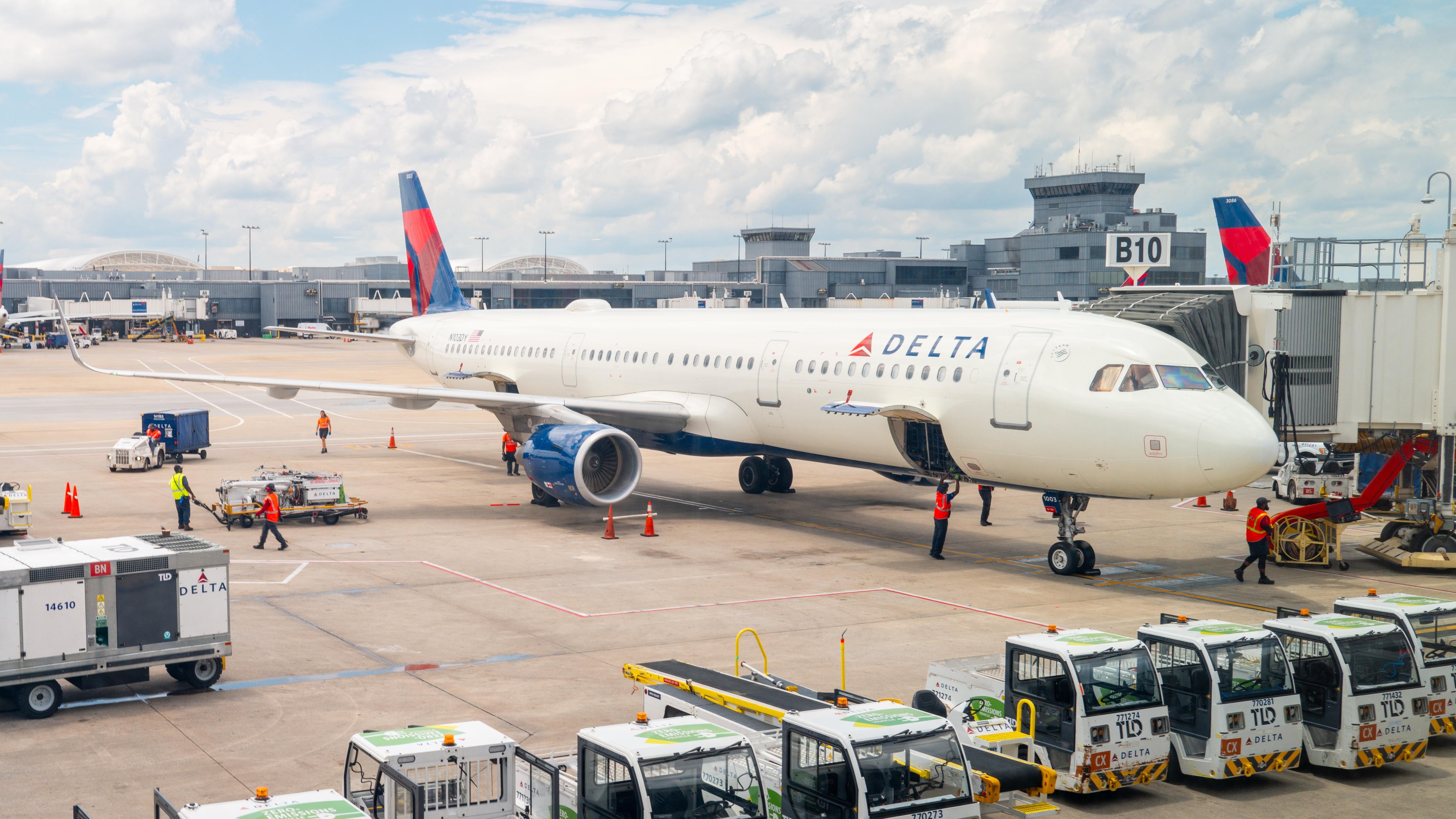 Delta had to ditch meals on hundreds of flights because of a listeria ...