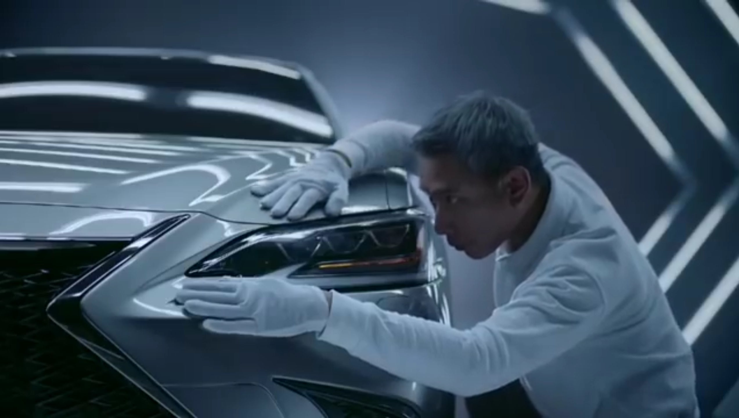15 of the worst car ads ever made